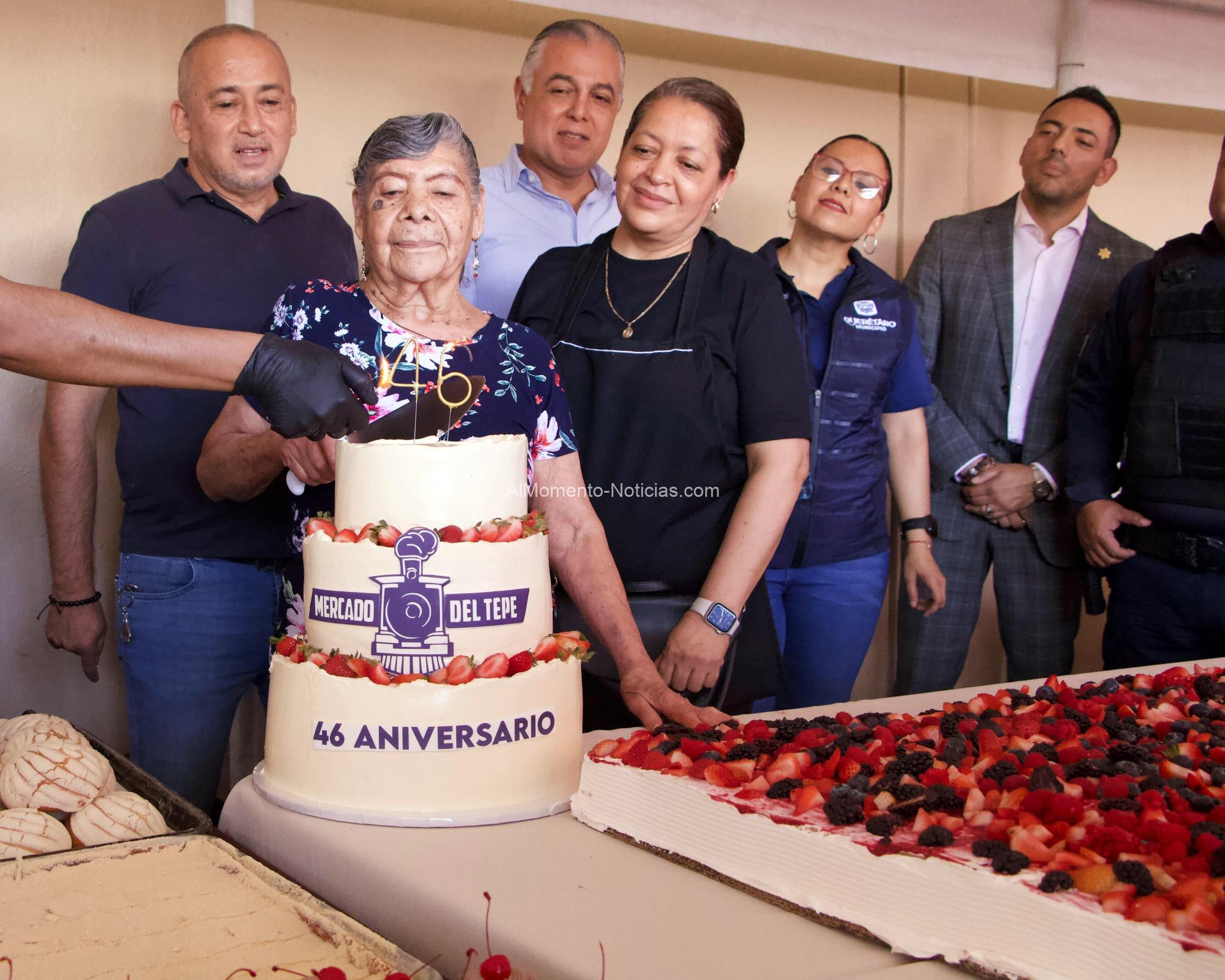Autoridades de Querétaro acompañan el 46 aniversario del Mercado El ...